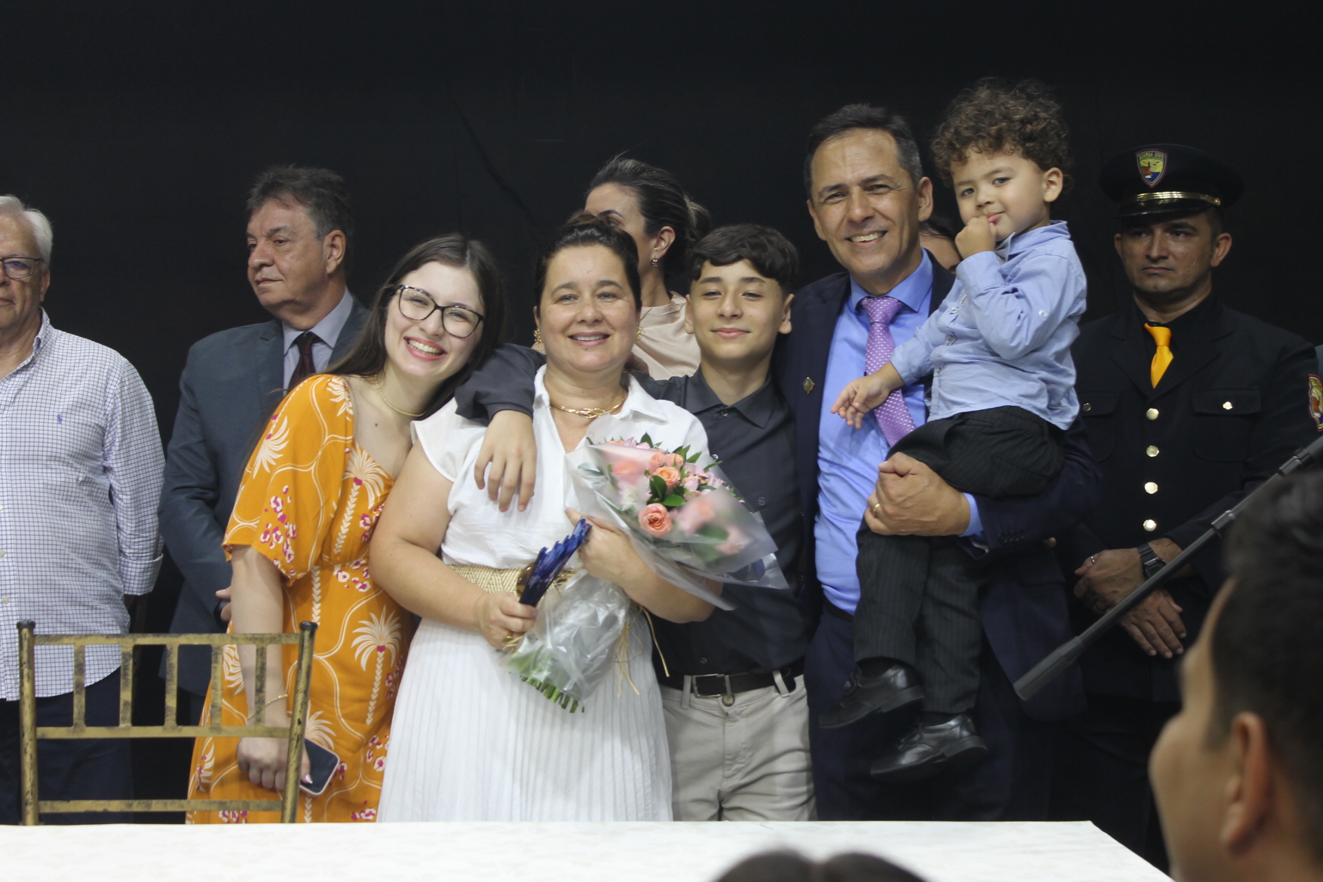 Adriano Ramos e Fabiana Parro tomam posse como prefeito e vice-prefeita de Paranaguá