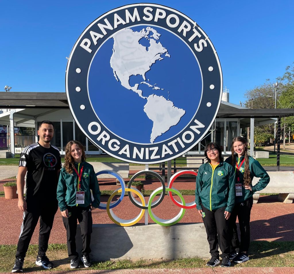 Karatê: Equipe feminina de Paranaguá conquista prata no Pan-Americano Júnior