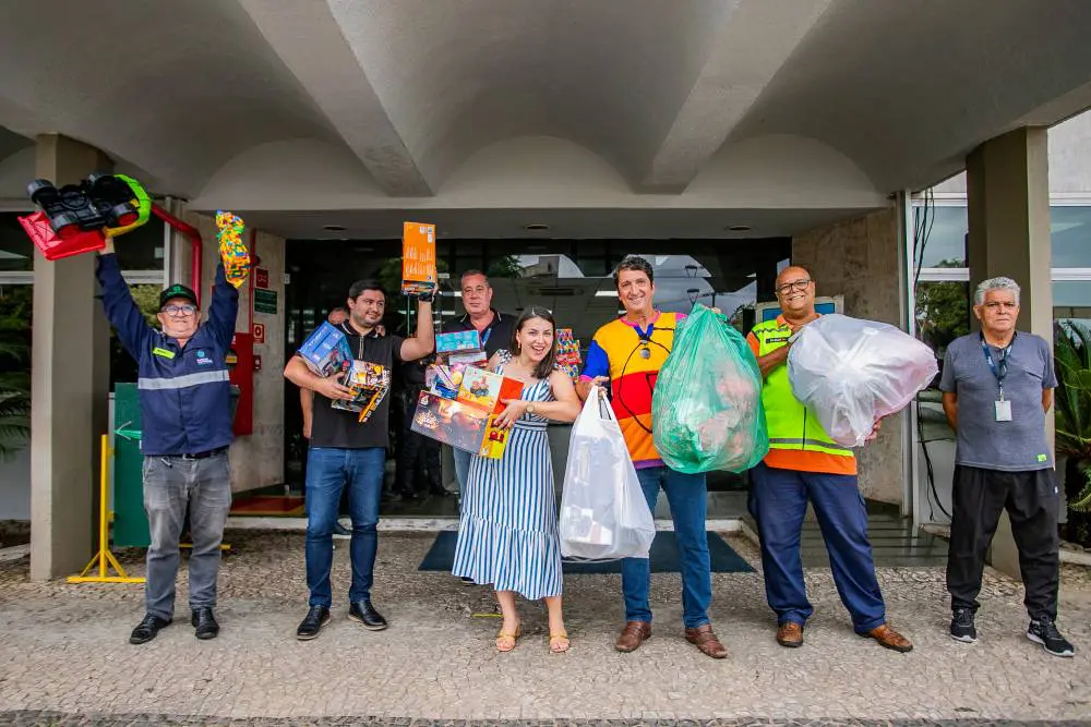 Natal Solidário da Portos do Paraná entrega brinquedos arrecadados pela ...