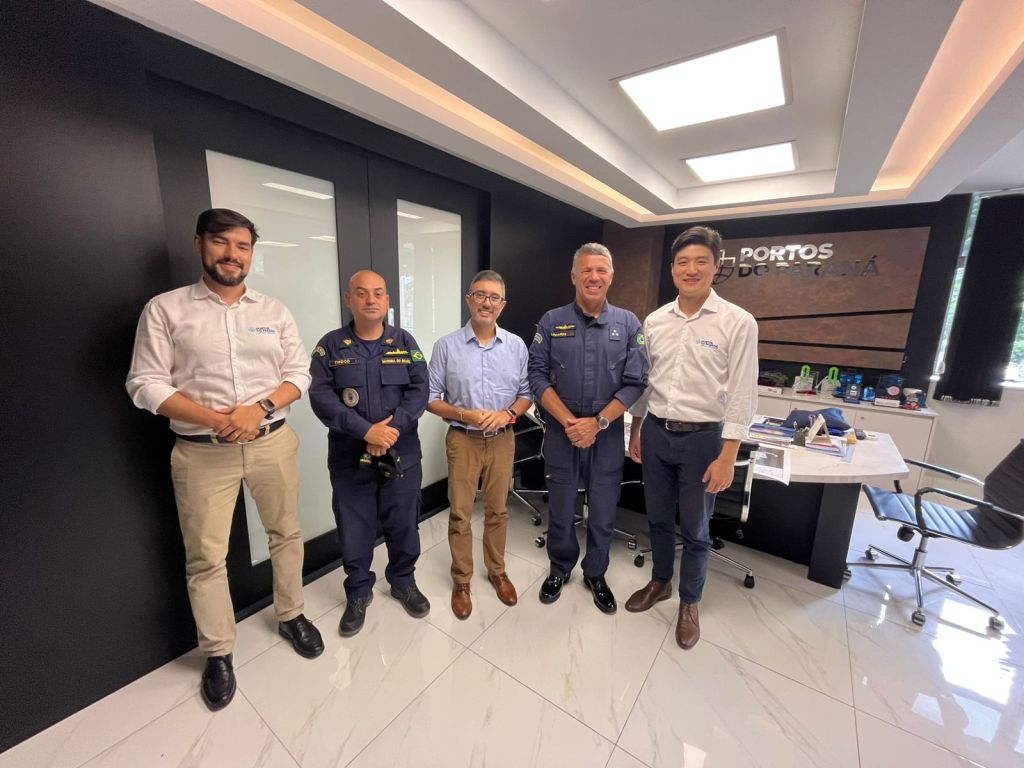 Navy patrol ships make a strategic stop at the Port of Paranaguá.